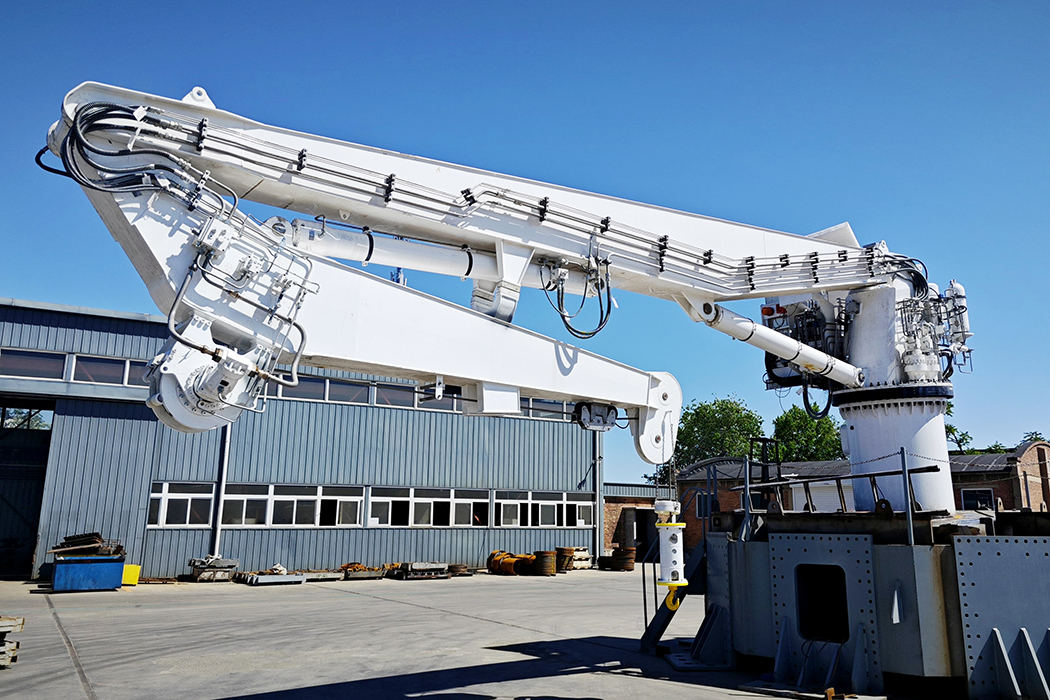 SHIPBOARD KNUCKLE JIB CRANE 折臂起重机 – 天津津岛船务有限公司
